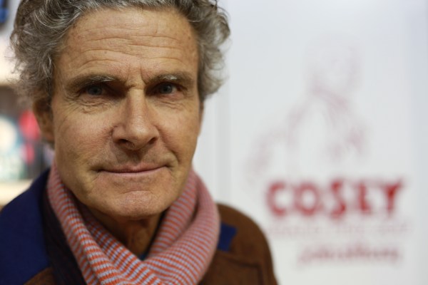 Cosey fait avec Macron et les Bisounours son entrée dans le Petit ...